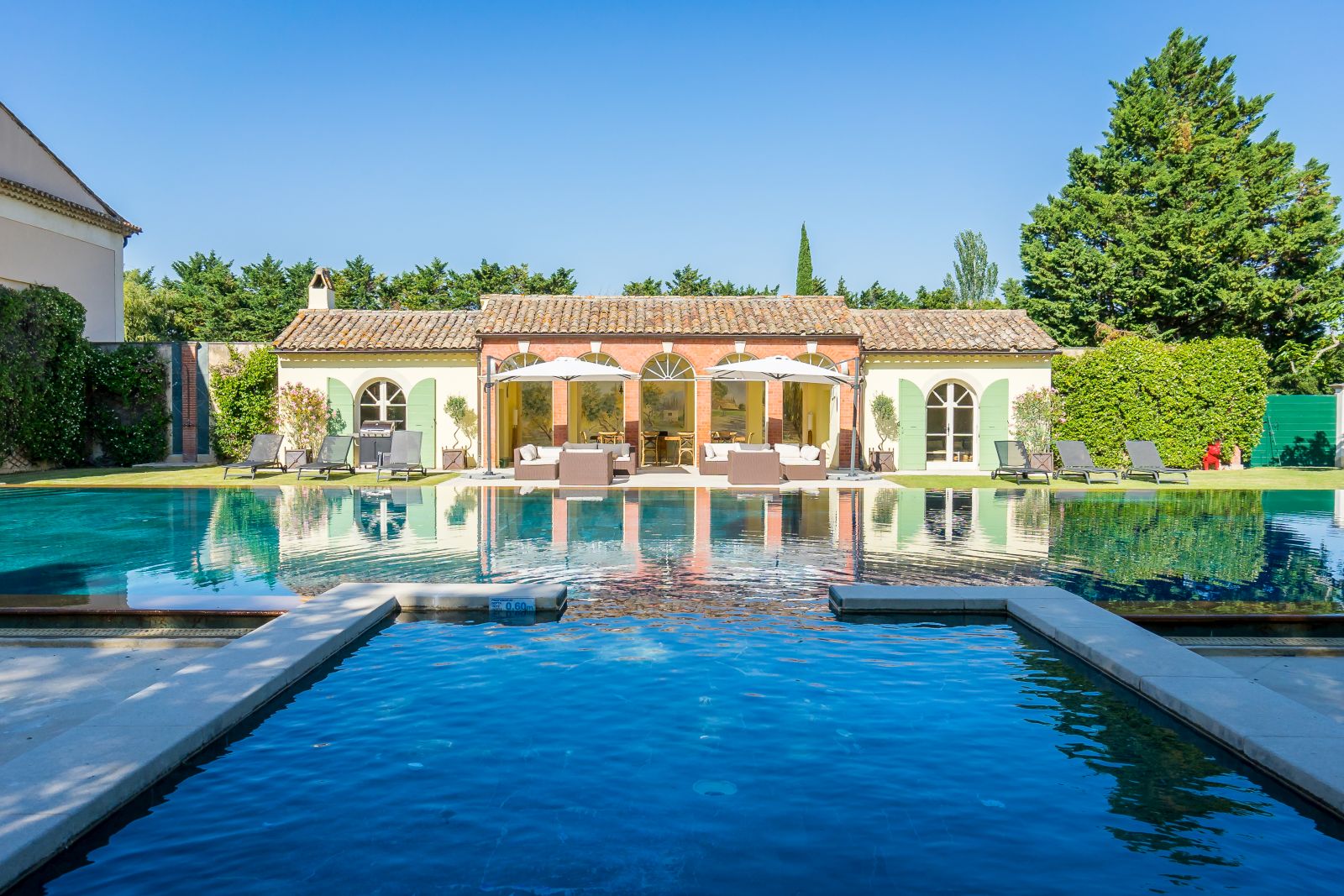 Provence Luxury castel rentals Avignon private pool & staff chef[....]