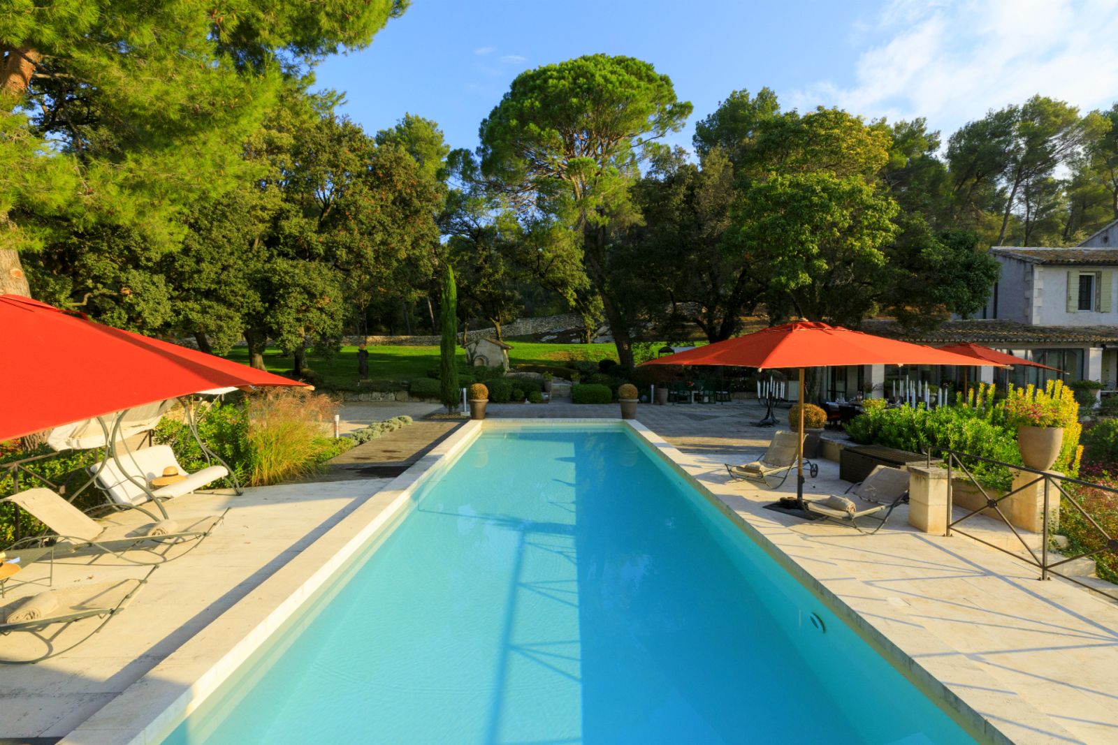 Saint Remy de Provence luxury villa rentals with private pool & staff[....]