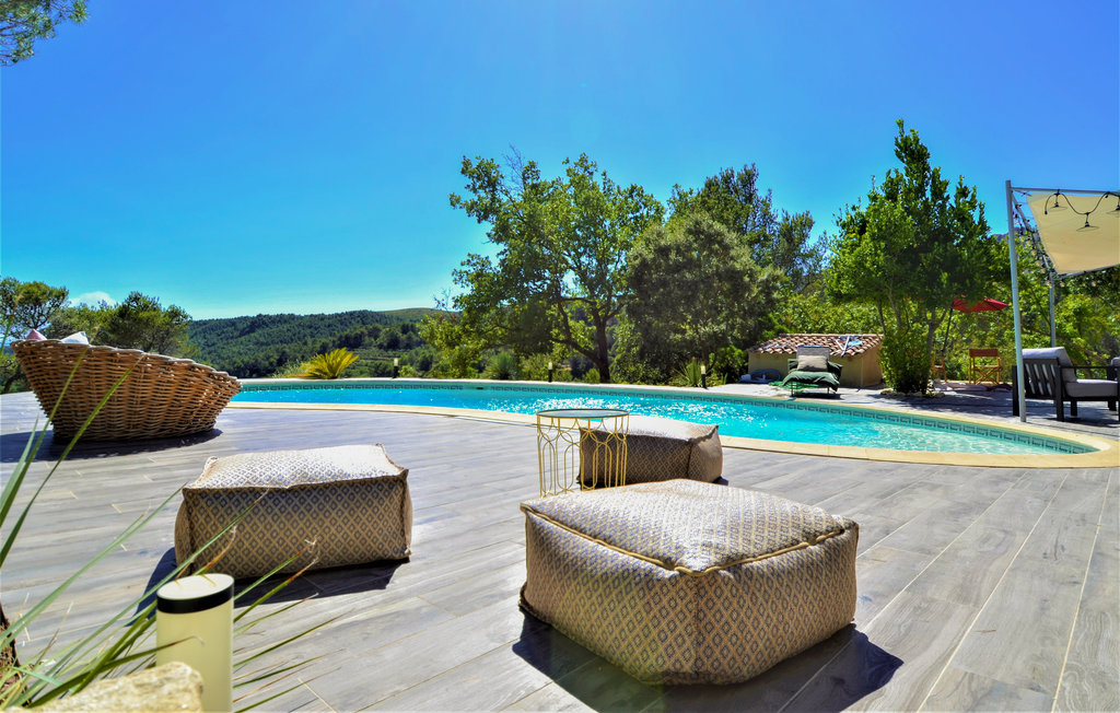Mont Ventoux Provence Holiday Home Rental with Private Pool