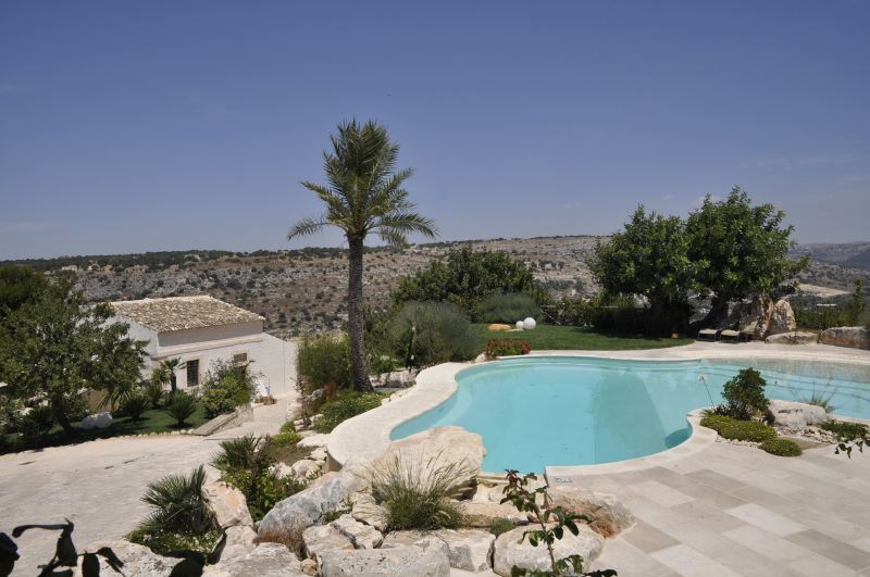 Ragusa luxury villa vacation rentals at the summit of the hills and[....]