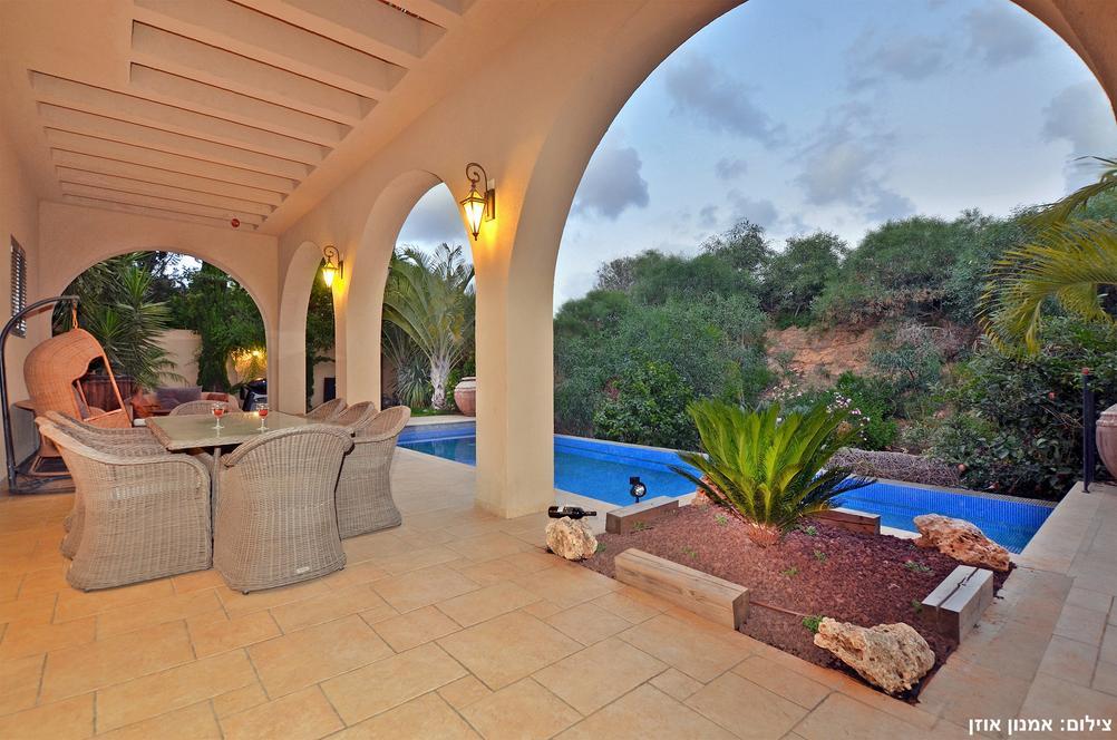 Israel Villa Vacation Rentals Luxury with private pool in Caesarea[....]