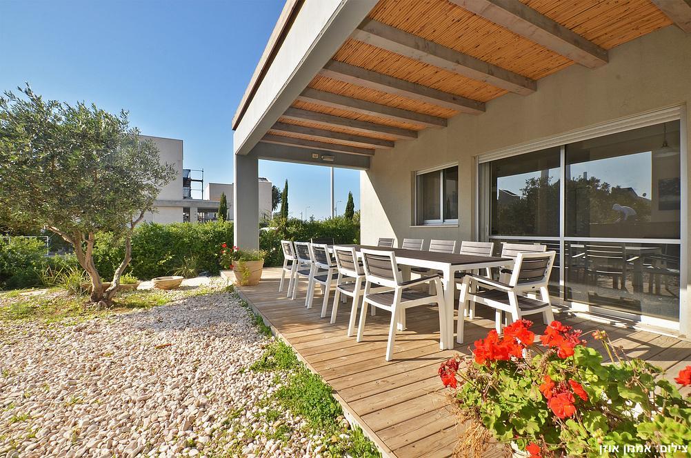 Israel Villa Vacation Rentals Pool in Caesarea